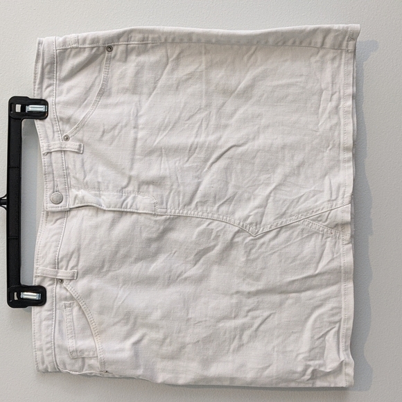 Universal Thread | Skirts | Universal Thread Womans Size 6 White Jean Skirt | Poshmark